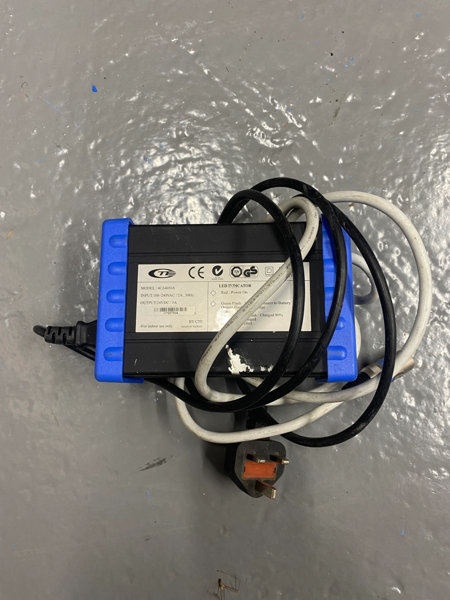 Invacare Leo Battery Charger